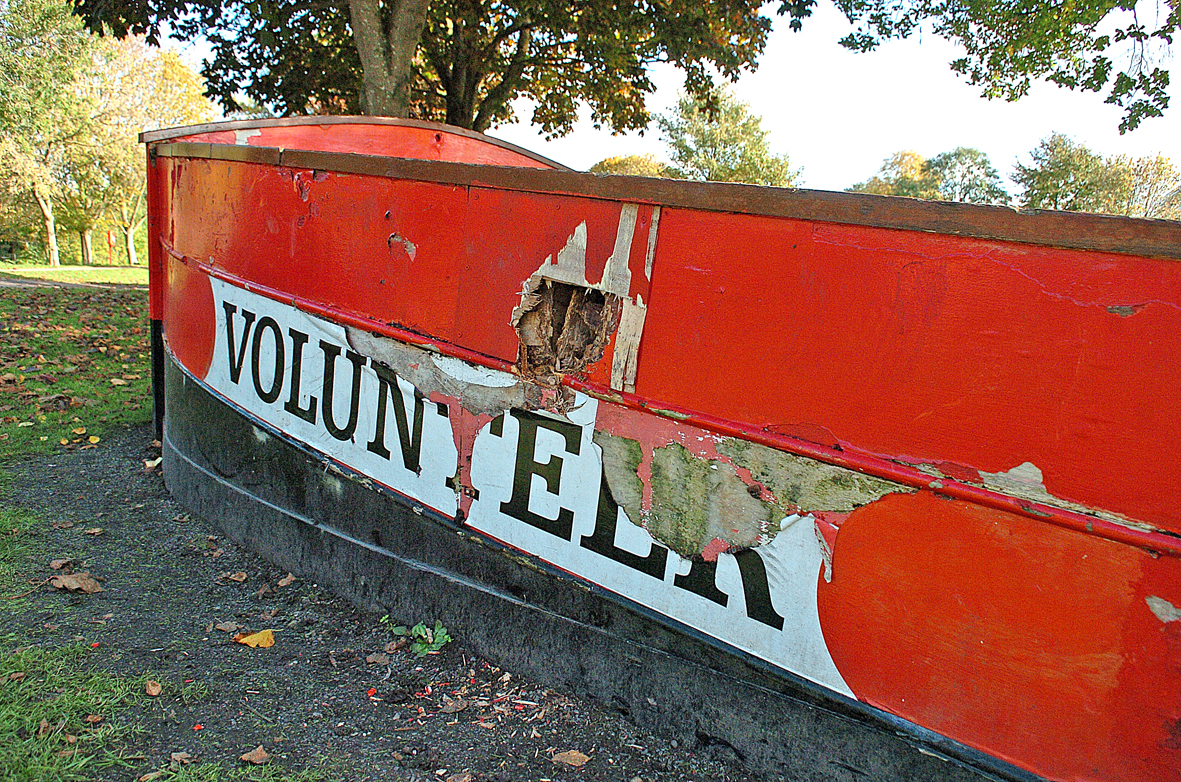 'Disappointment' as Droitwich's Wych Barge is vandalised again - The ...