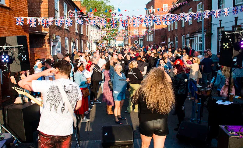 Ten-hour Summer Party set to get under way in Droitwich's Friar Street ...