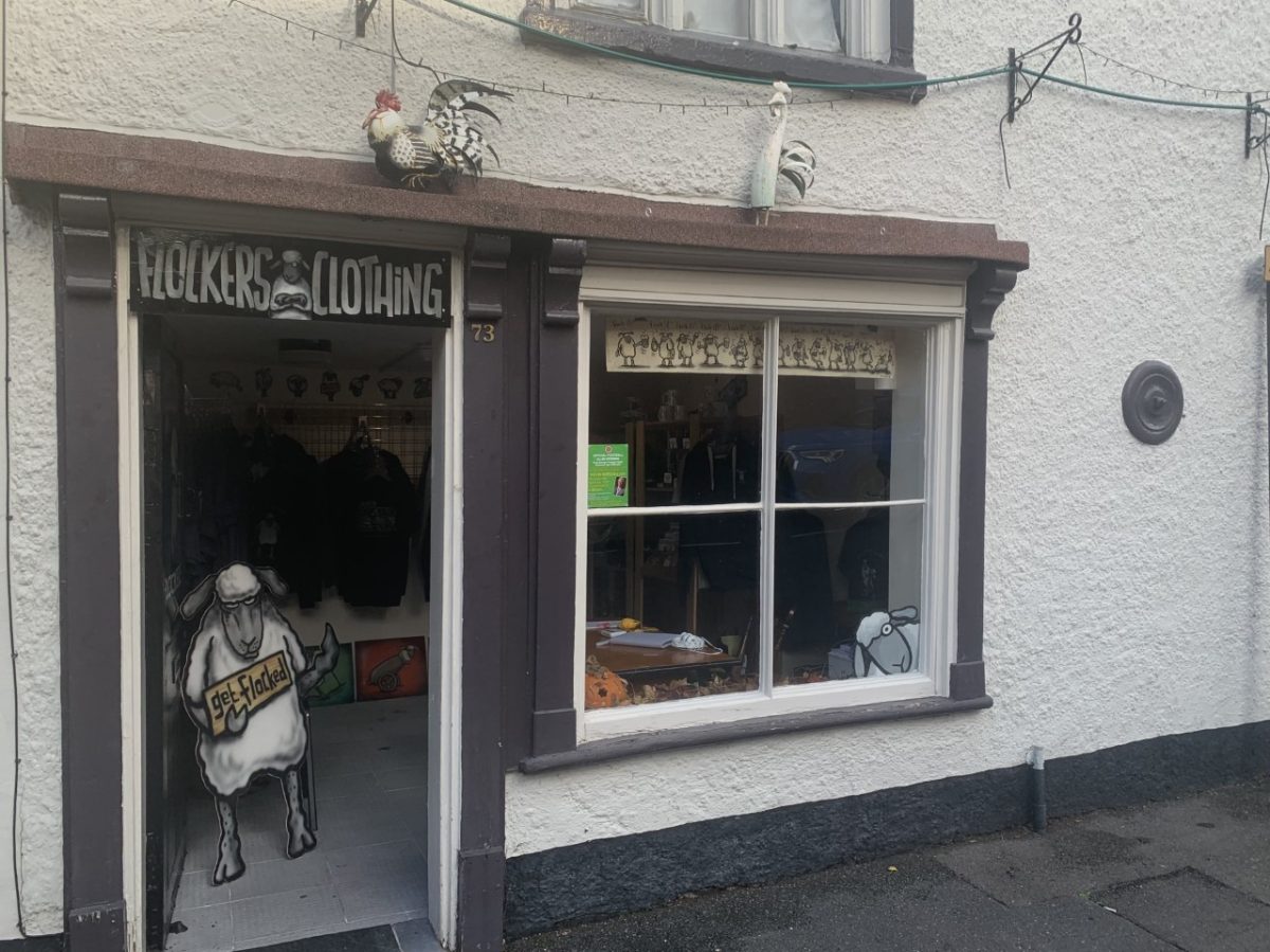 Famous cartoonist chooses Droitwich for his first-ever shop - The ...